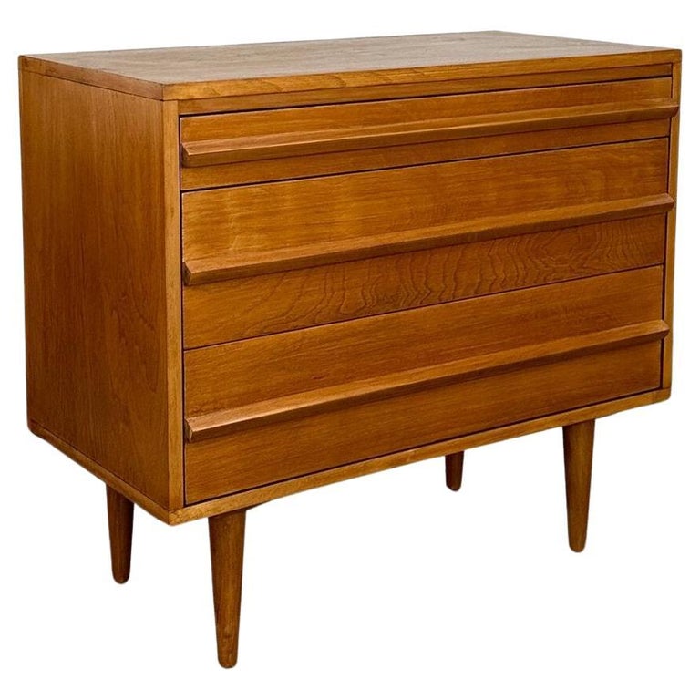 Minimal Chest of Drawers with Sculpted Pulls For Sale at 1stDibs