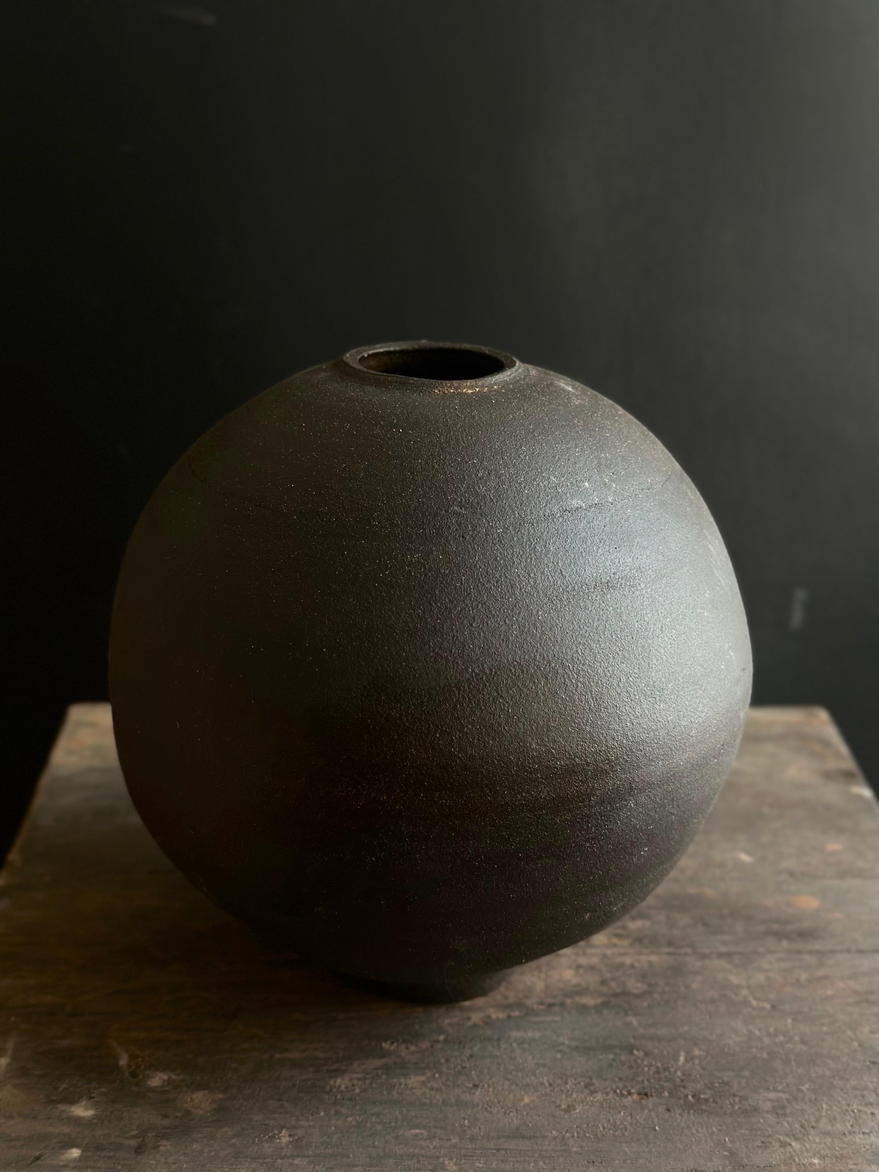 Minimalist Black Round Ceramic Moon Jar Vase For Sale at 1stDibs