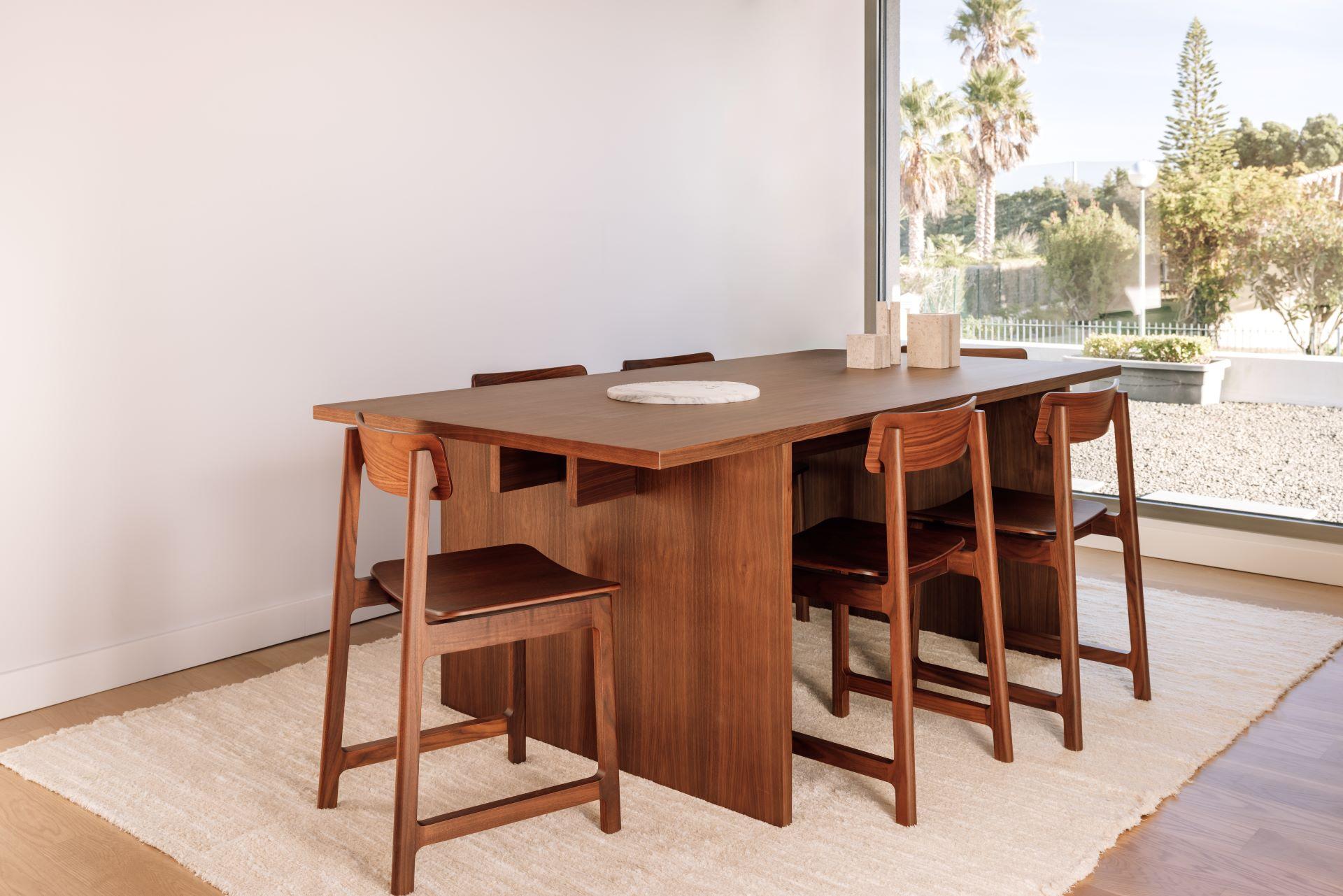 Minimalist Modern Table in Oak Wood For Sale at 1stDibs