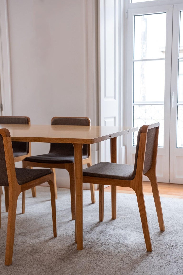 Minimalist Modern Table in Walnut Wood Extendable For Sale at 1stDibs