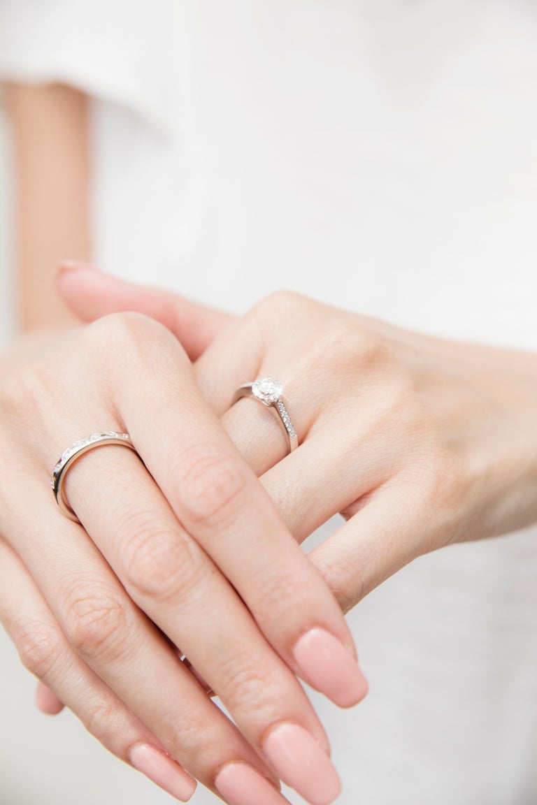 Minimalist Platinum Vintage Hammer Set Round Brilliant Diamond Band at ...