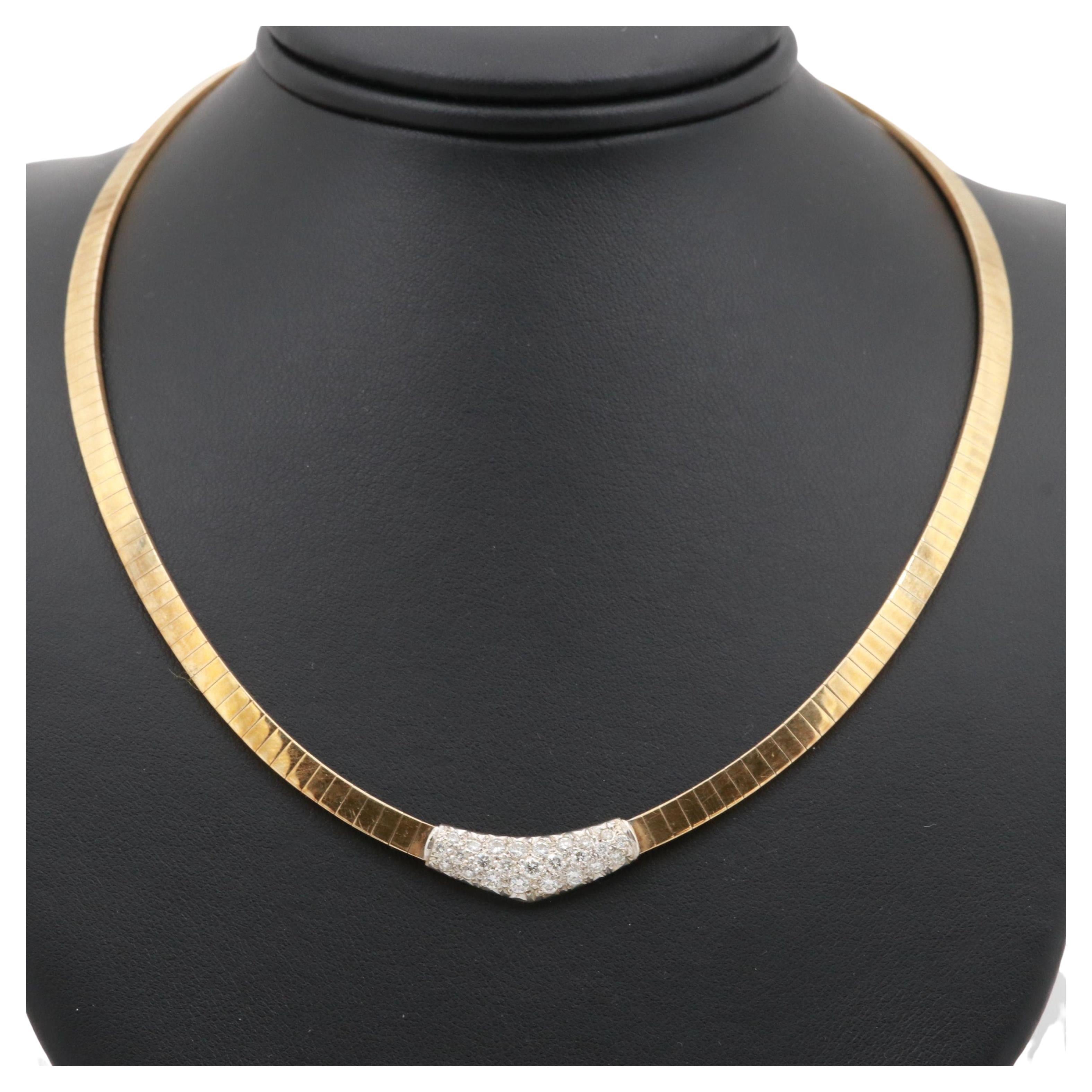 Minimalist Round Diamonds Bridal Necklace, 18K Gold For Sale at 1stDibs