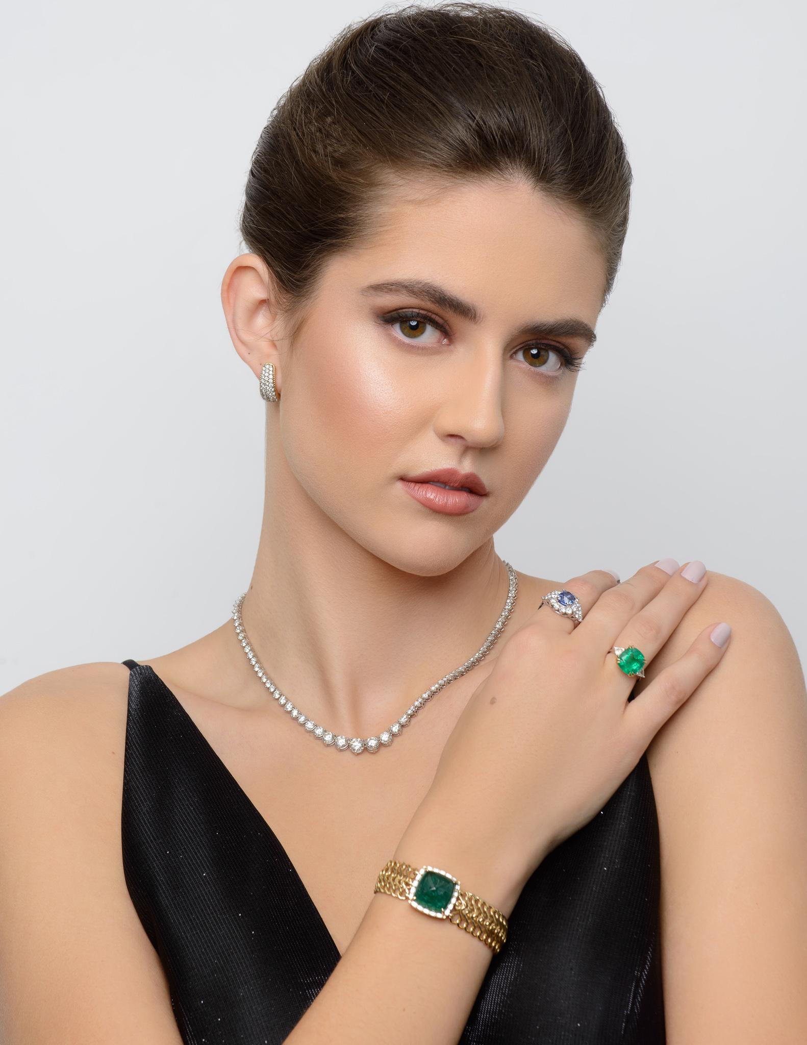 Minor Oil IGI Antwerp Certified 30 Carat Emerald 18 Carat Gold Diamond ...