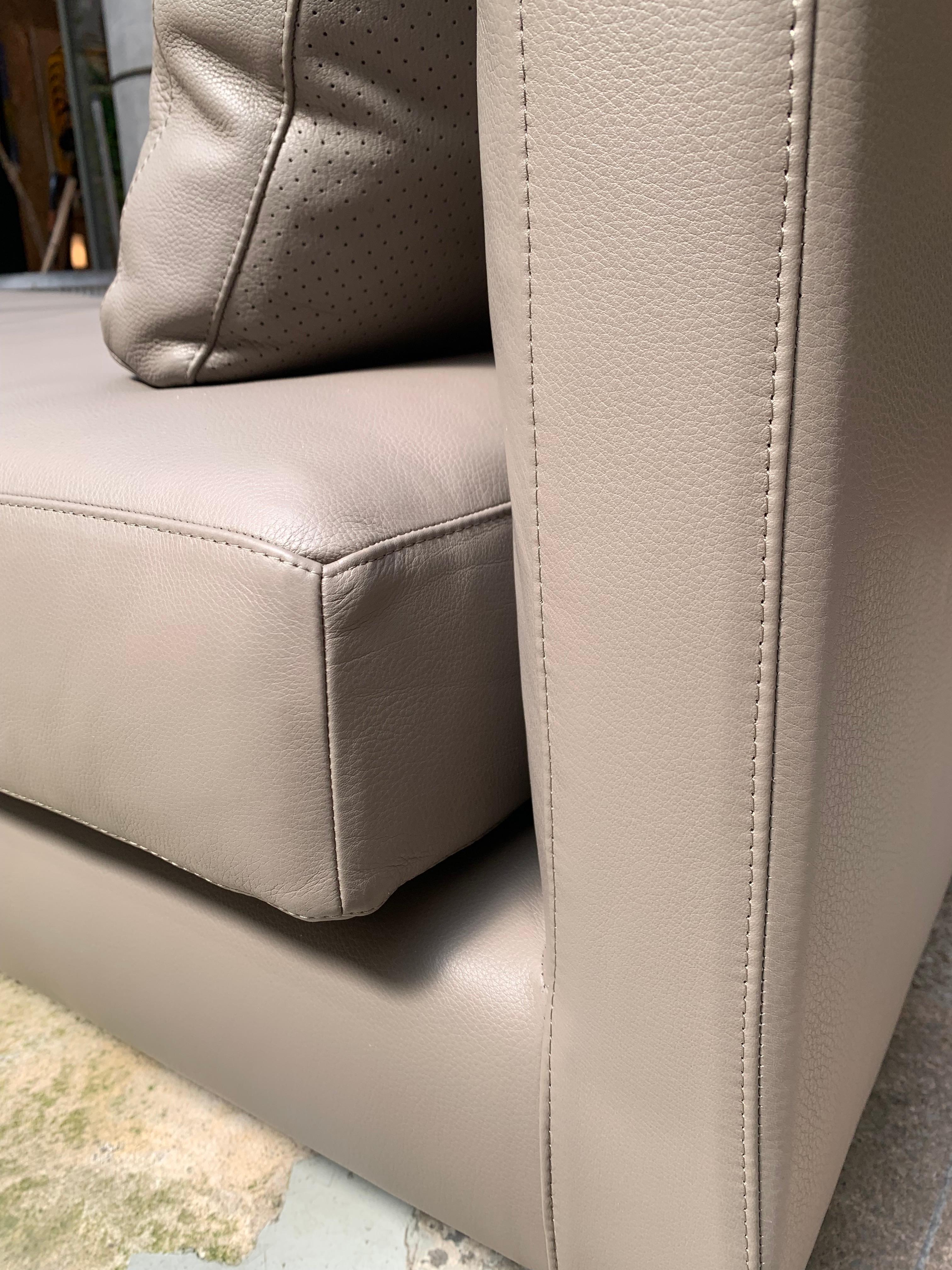 Minotti, Day Bed, 2018 For Sale at 1stDibs | minotti daybed