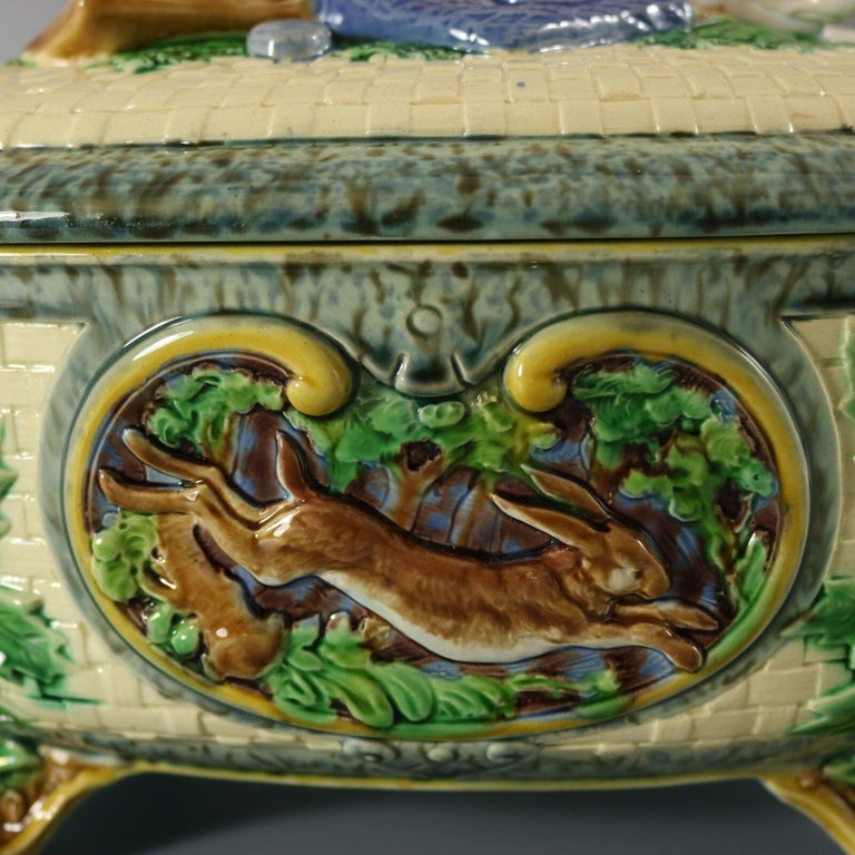 Minton Majolica Game Pie Dish with Gun Dog For Sale at 1stDibs