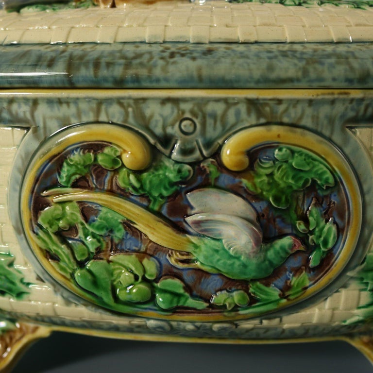 Minton Majolica Game Pie Dish with Gun Dog For Sale at 1stDibs