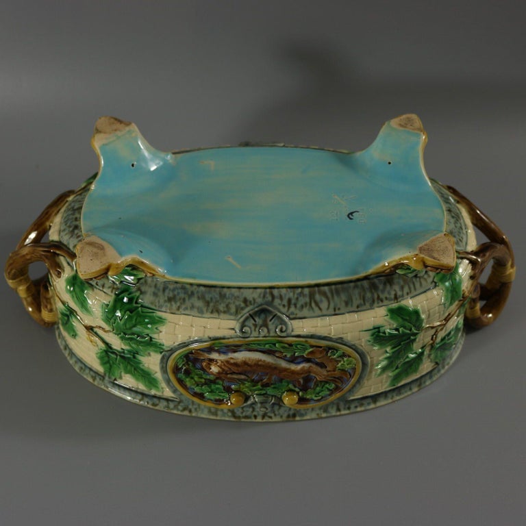 Minton Majolica Game Pie Dish with Gun Dog For Sale at 1stDibs