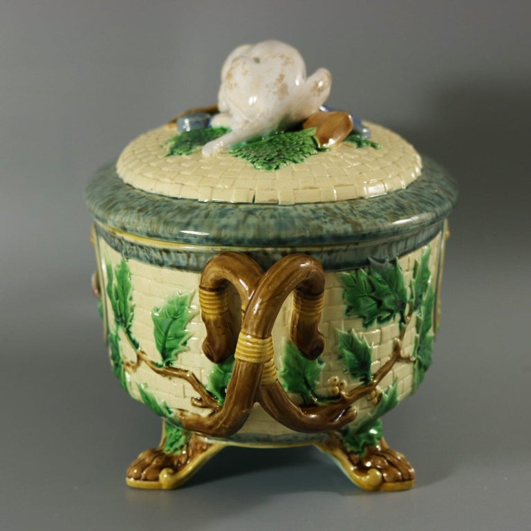 Minton Majolica Game Pie Dish with Gun Dog For Sale at 1stDibs