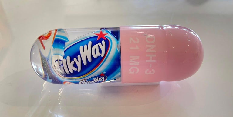 Miss Bugs - Junk Caps - Milky Way - Pink For Sale at 1stDibs