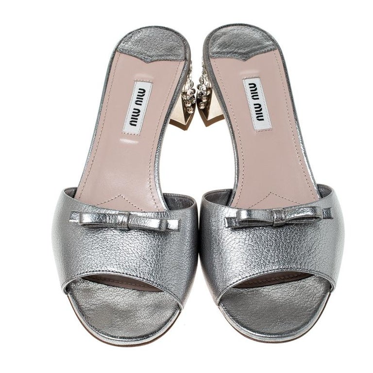 Miu Miu Silver Leather Bow Open Toe Crystal Embellished Heel Sandals Size 39 For Sale at 1stDibs