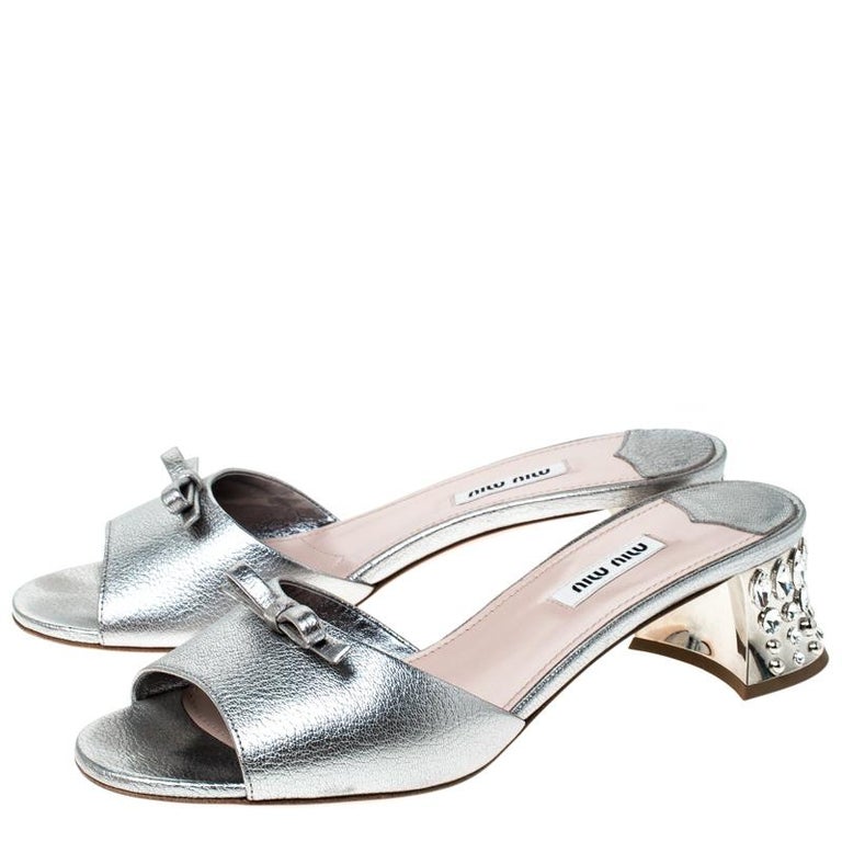 Miu Miu Silver Leather Bow Open Toe Crystal Embellished Heel Sandals Size 39 For Sale at 1stDibs