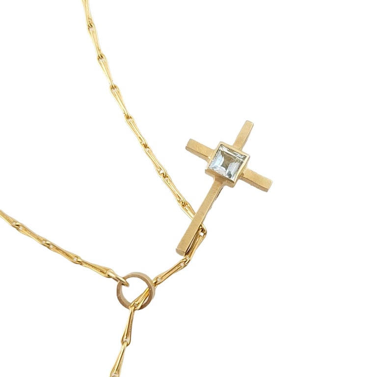 Mizuki 14K Yellow Gold Inverted Cross Lariat Necklace For Sale at 1stDibs