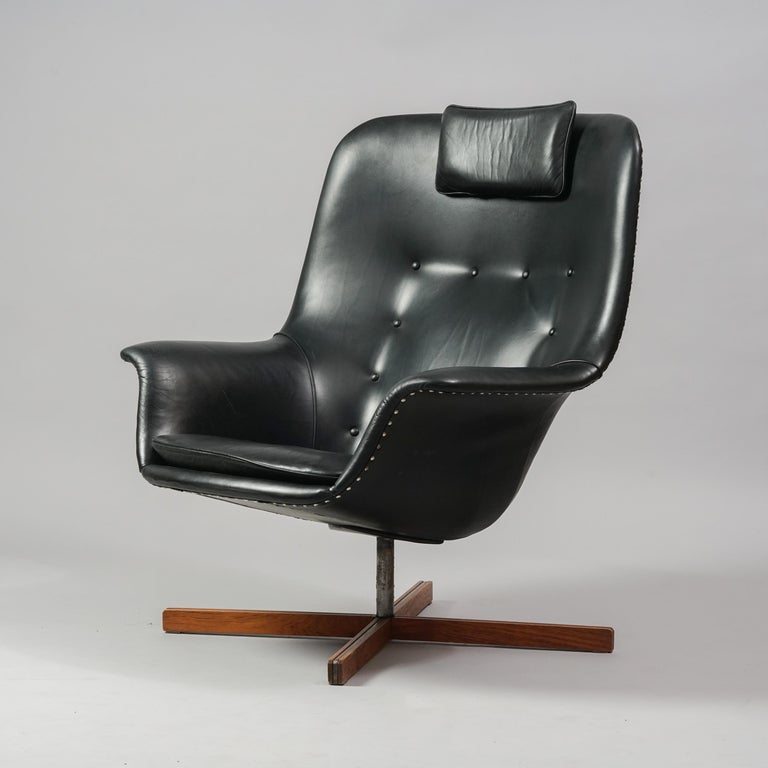 Model Caravelle Lounge Chair by Hiort Af Ornäs for Puunveisto Oy, 1960s ...