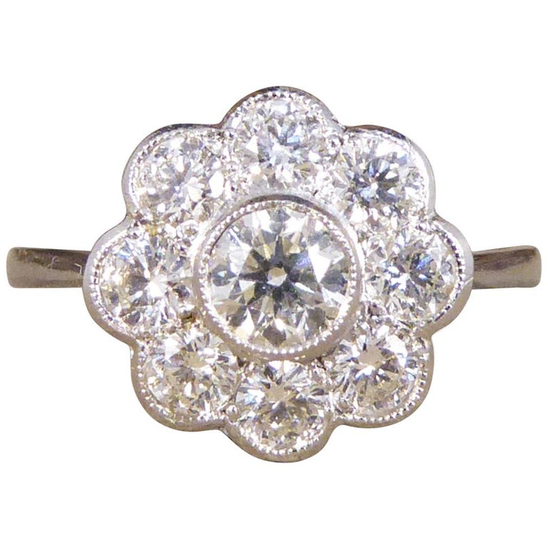 Modern 1.05 Carat Diamond set Daisy Cluster Ring in Platinum at 1stDibs