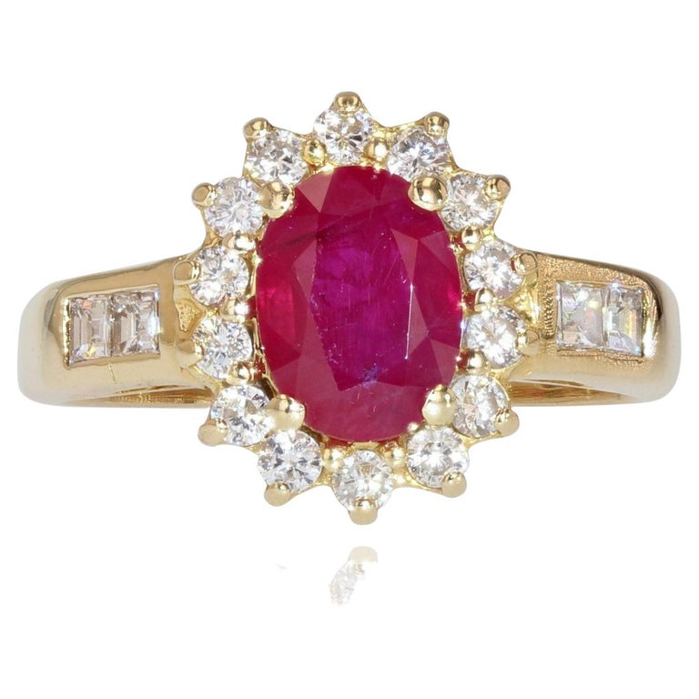 Modern 1.50 Carat Ruby Diamonds 18 Karat Yellow Gold Ring For Sale at ...
