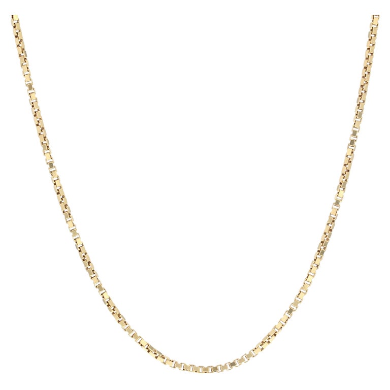 Modern 18 Karat Yellow Gold Cube Mesh Chain For Sale at 1stDibs