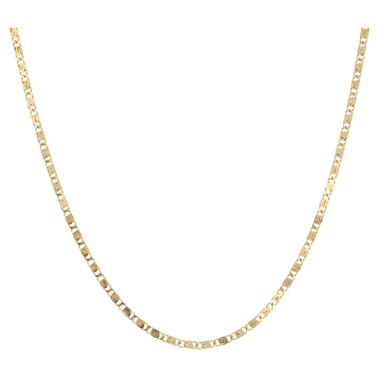 Modern 18 Karat Yellow Gold Staple Mesh Chain For Sale at 1stDibs