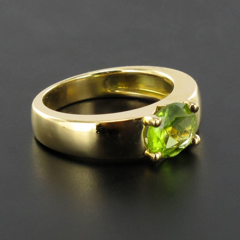 Modern 18K Yellow Gold 1.30 Carat Peridot Ring at 1stDibs | modern ...