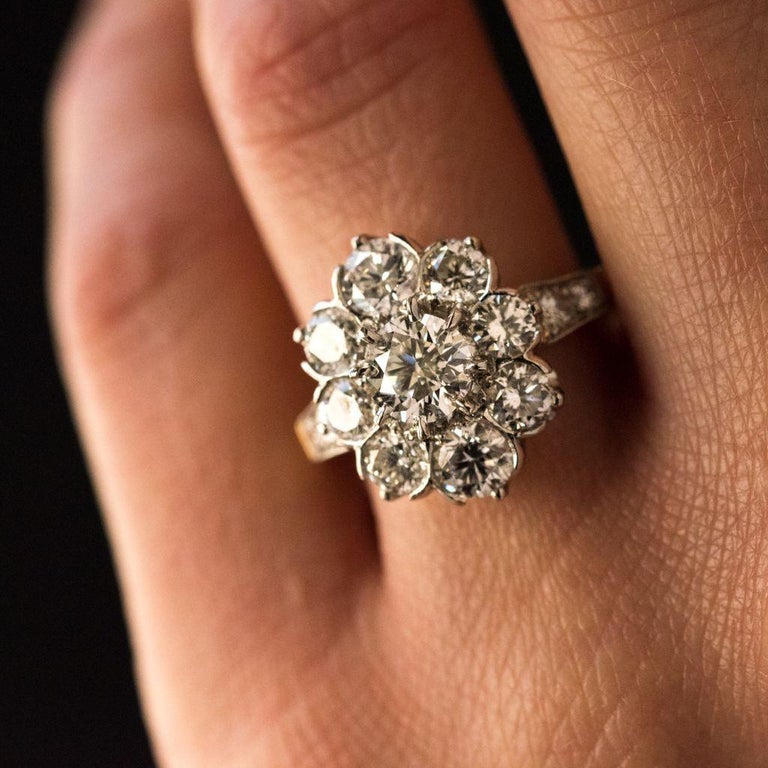 Modern 2,68 Carats Diamonds 18 Karat Yellow Gold Platinum Daisy Ring at ...