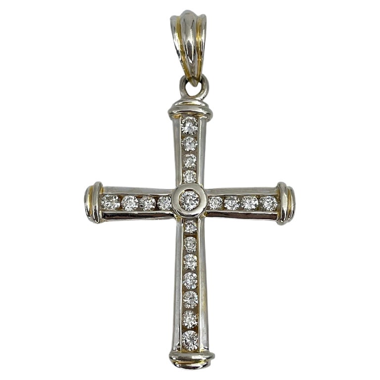 Modern 9 Karat Gold 1.00 Carat Diamond Cross Pendant For Sale at 1stDibs