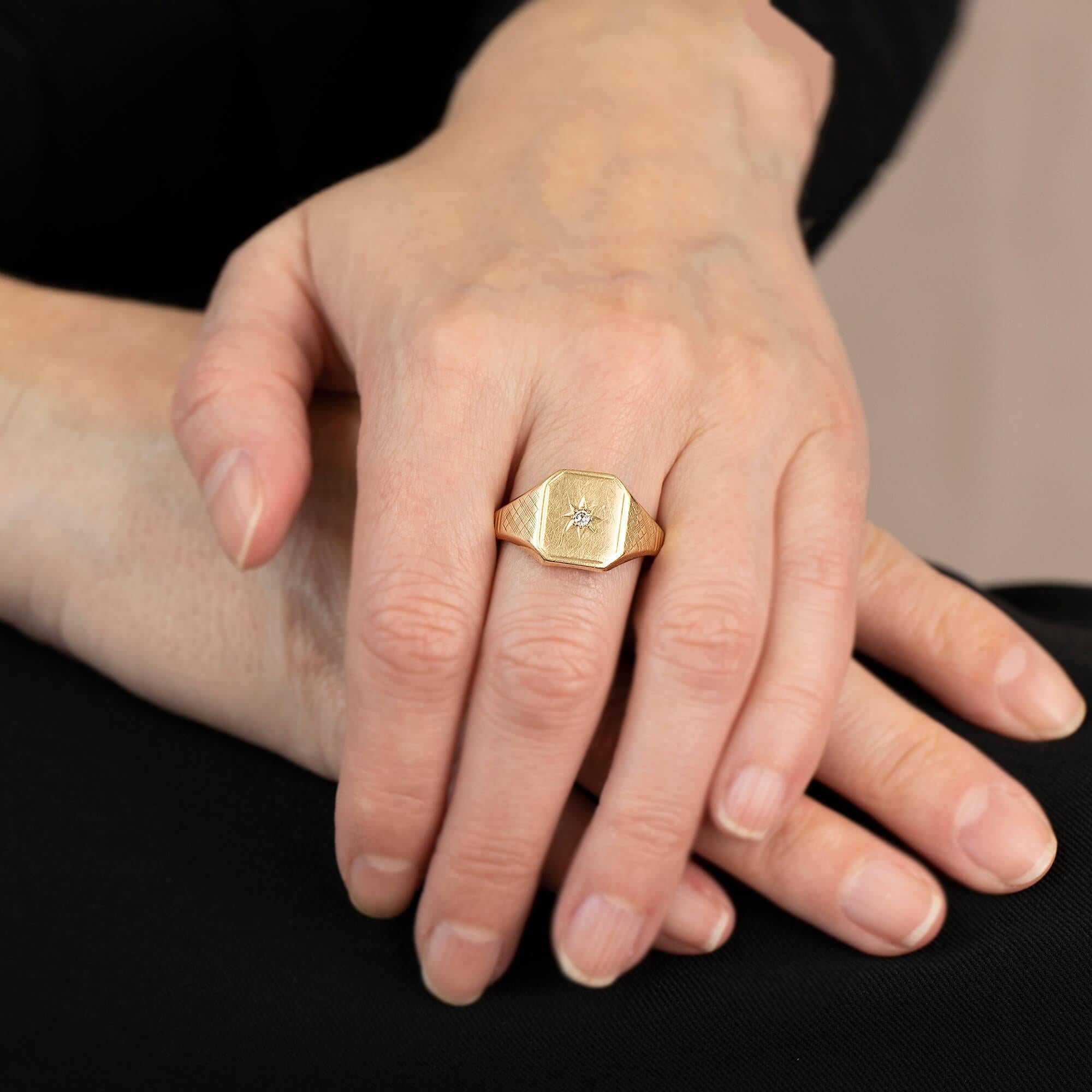 Modern 9k Yellow Gold Signet Ring - Hallmarked Birmingham 1971 at 1stDibs
