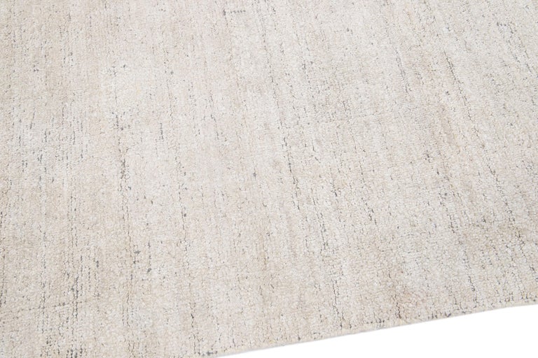 Modern Apadana's Groove Handmade Beige Bamboo/Silk Rug with Solid Motif ...