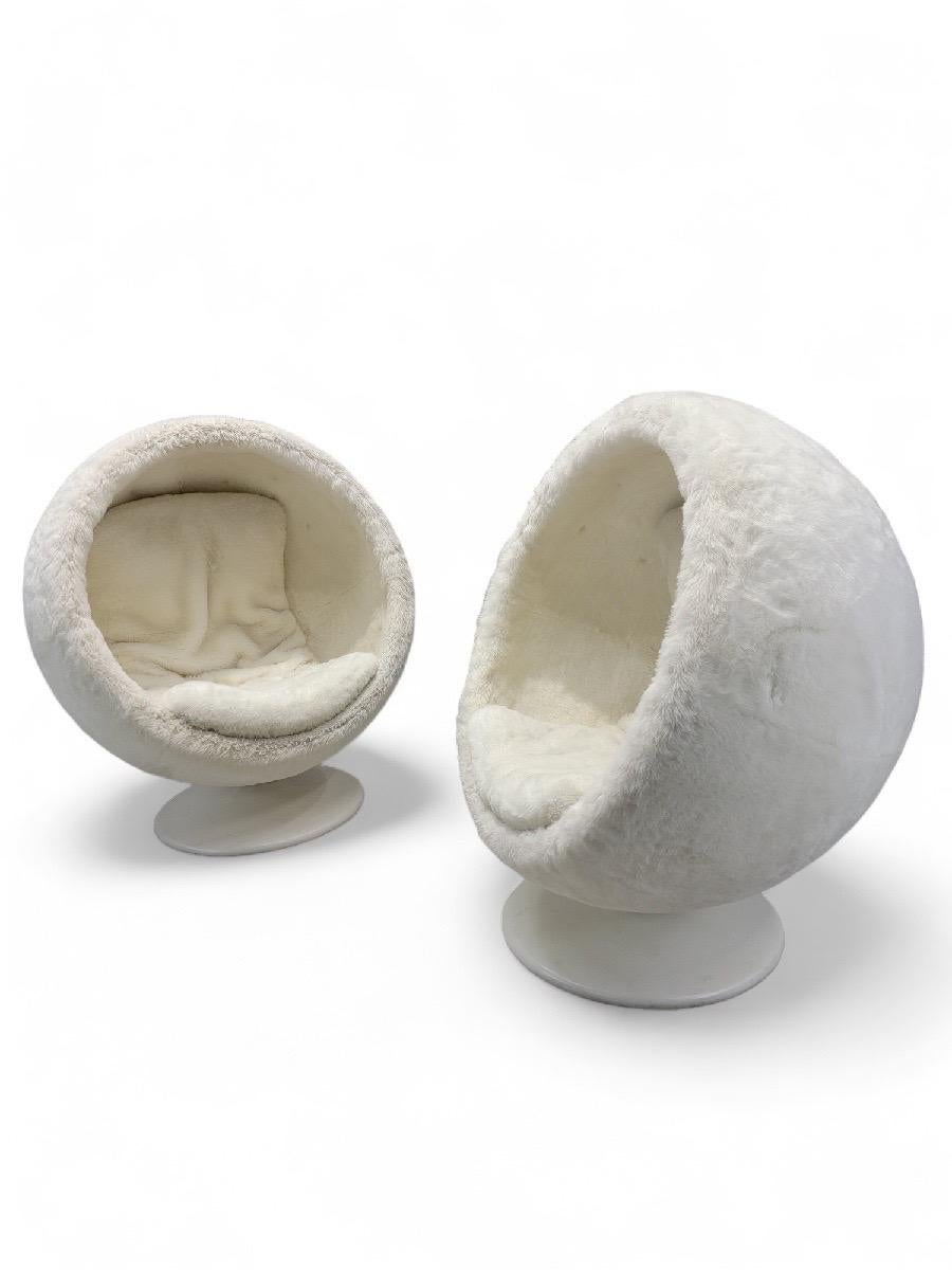 Modern Atomic Space Age Style Pod Lounge Chair by RH Teen in Faux Fur ...
