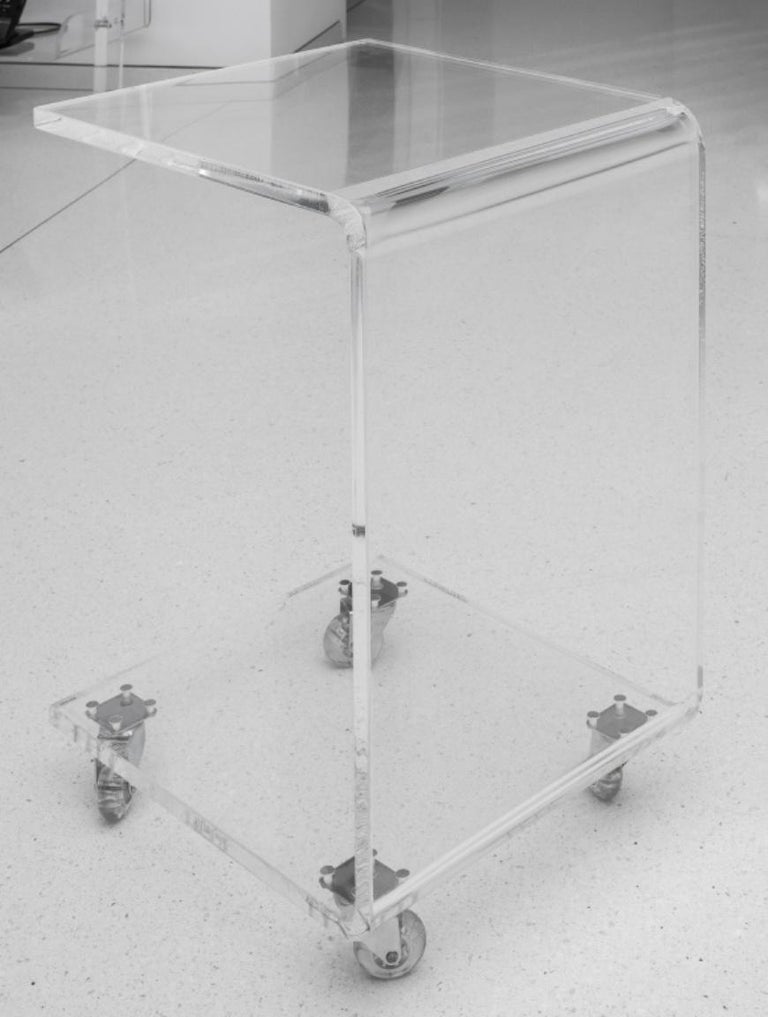 Modern Clear Acrylic End Table For Sale at 1stDibs