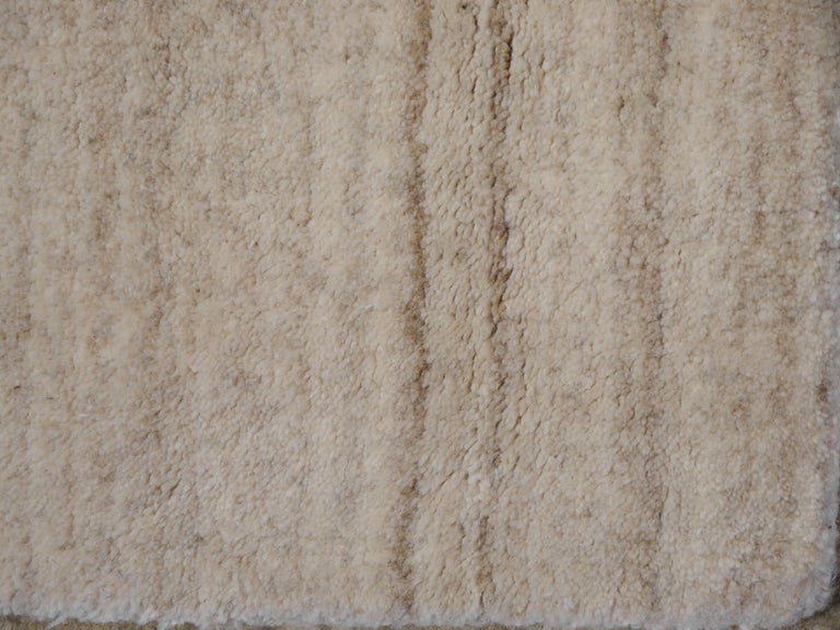 Modern Design Rug Contemporary Neutral Beige Handmade For Sale at 1stDibs