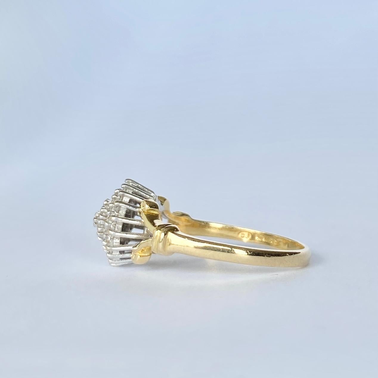 Modern Diamond and 18 Carat Gold Cluster Ring For Sale at 1stDibs