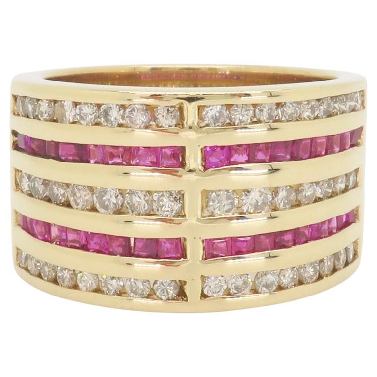 Modern Diamond and Ruby Band Ring For Sale at 1stDibs