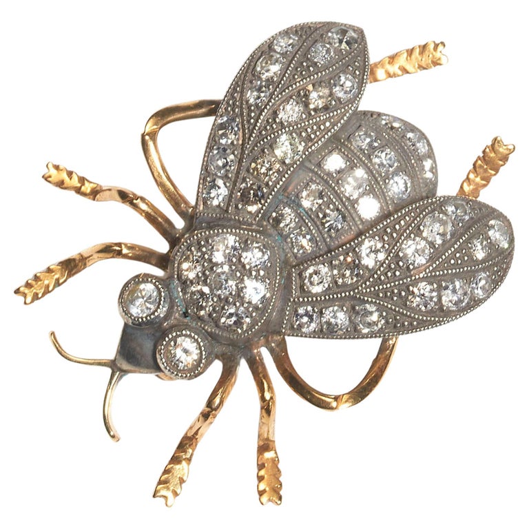 Modern Diamond, Silver and Gold Bee Brooch For Sale at 1stDibs