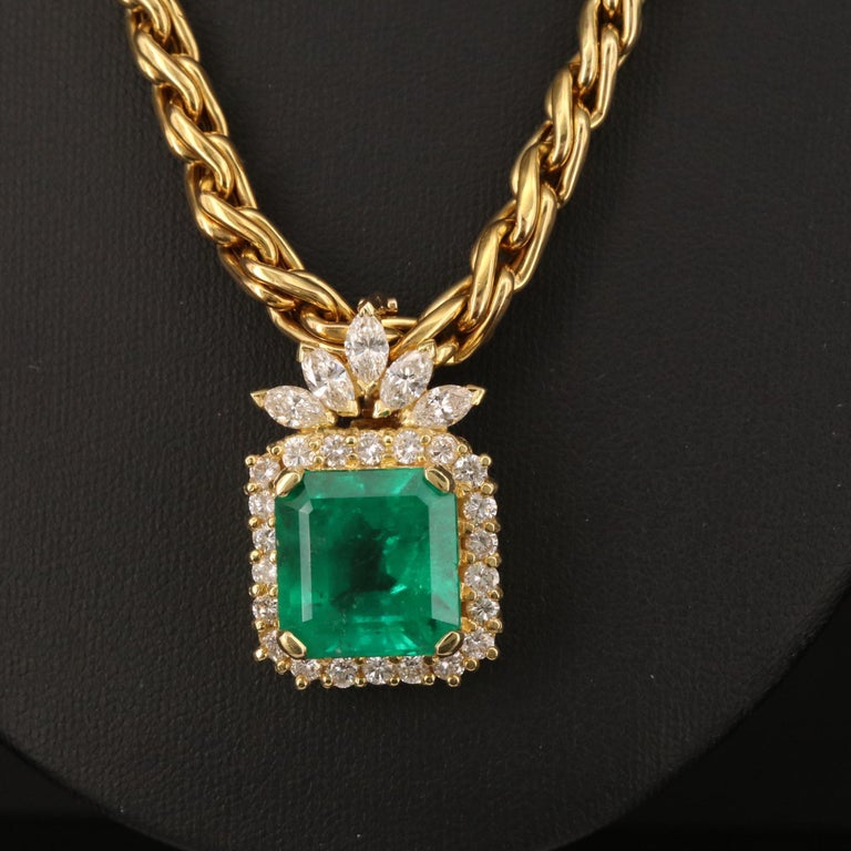 Modern Emerald Cut Emerald Diamonds Pendant Necklace, 18K Gold For Sale ...