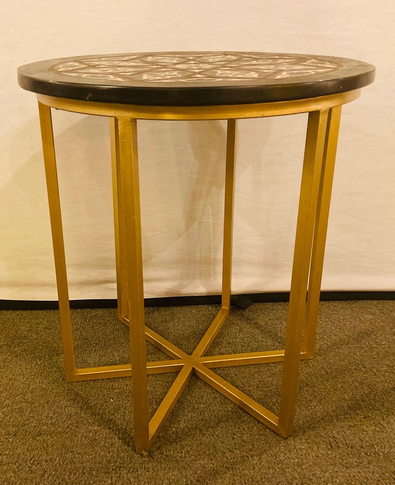 Modern End or Side Table For Sale at 1stDibs