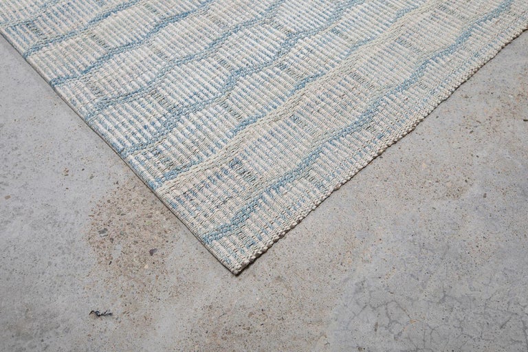 Modern Handwoven Flat-Weave Textured Rug For Sale at 1stDibs