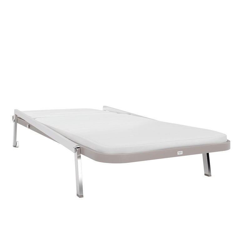 Modern Waterproof White Outdoor Sunbed For Sale at 1stDibs