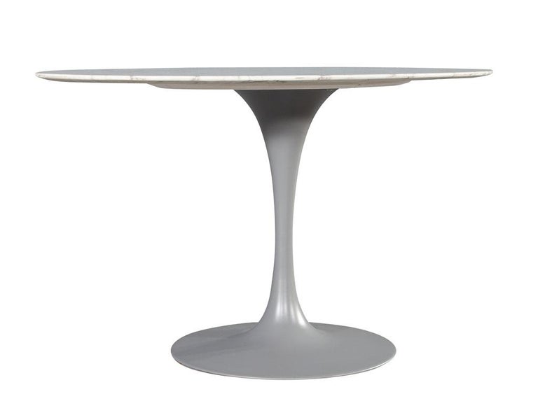 Modern Oval Marble Top Table in the Style of Eero Saarinen Pedestal ...