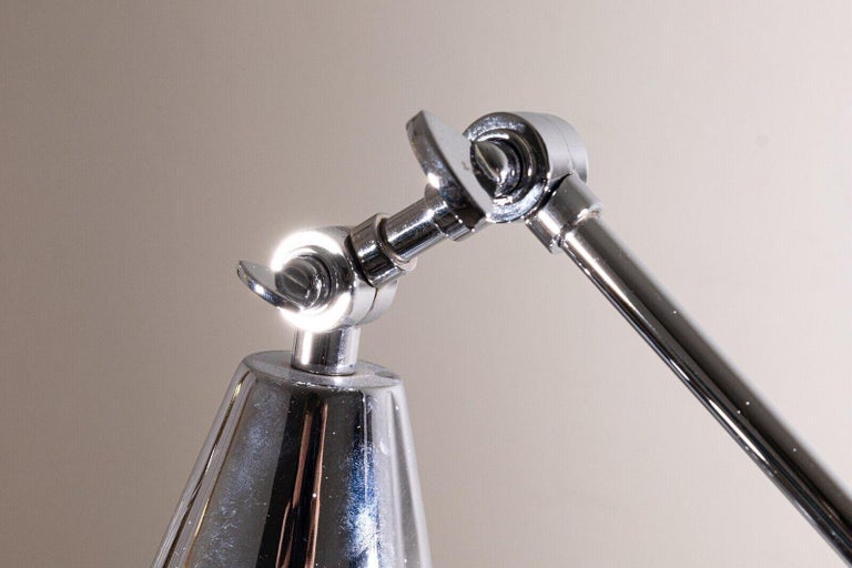 Modern Pair of Polished Chrome Articulating Table Lamps For Sale at 1stDibs