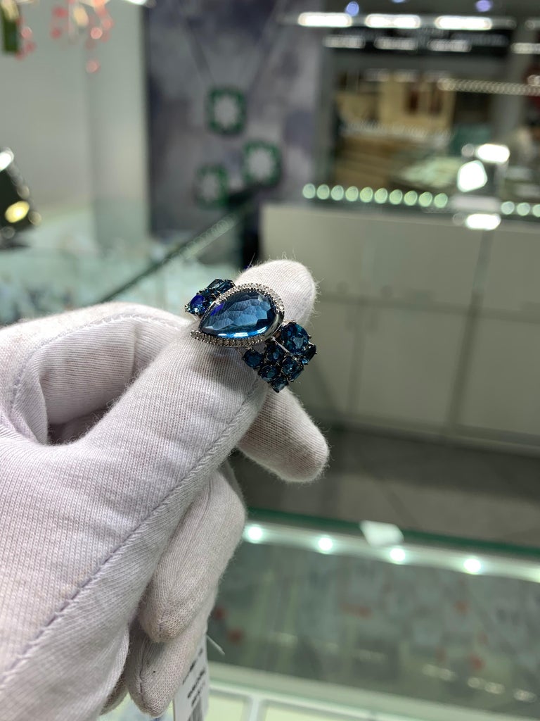 Modern Precious Topaz Diamond Fabulous White Gold Ring For Sale (Free ...