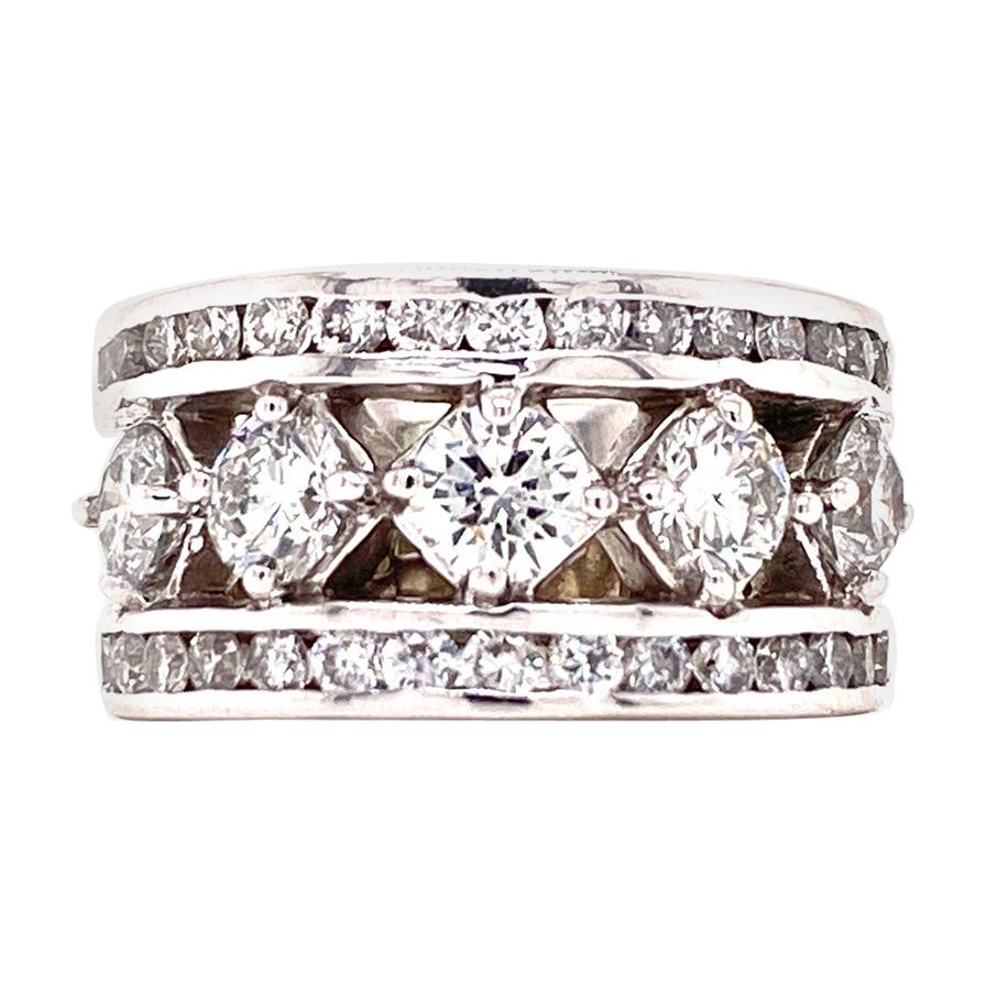 Modern Round Brilliant Cut Diamond Wedding Anniversary Band Ring at ...