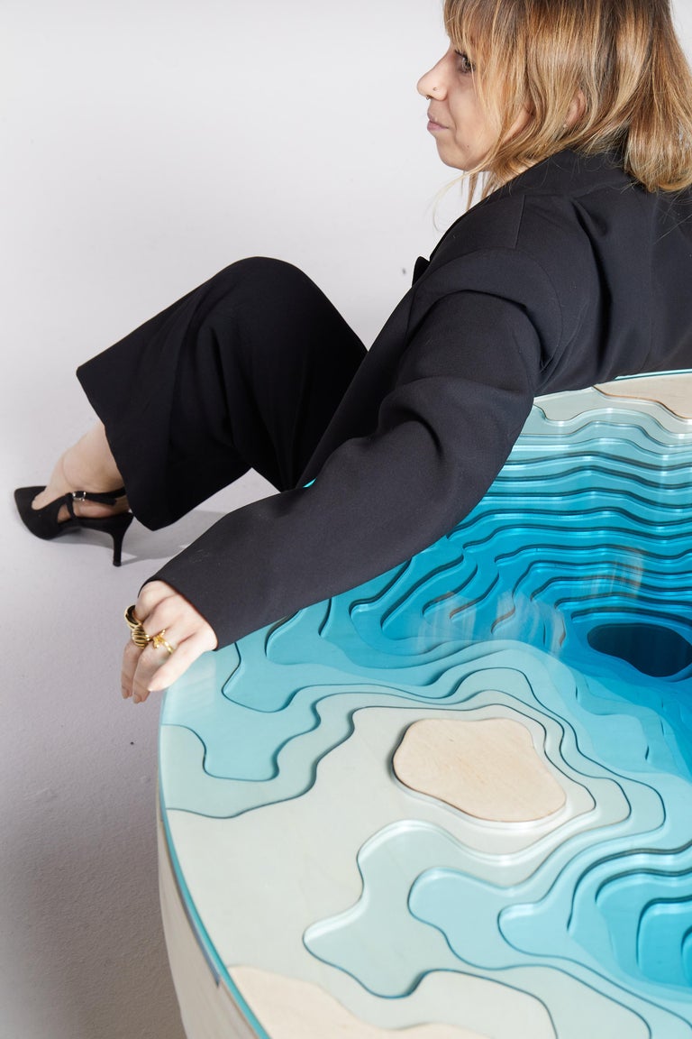 Modern Round Coffee Table in Birch Wood and Glass For Sale at 1stDibs