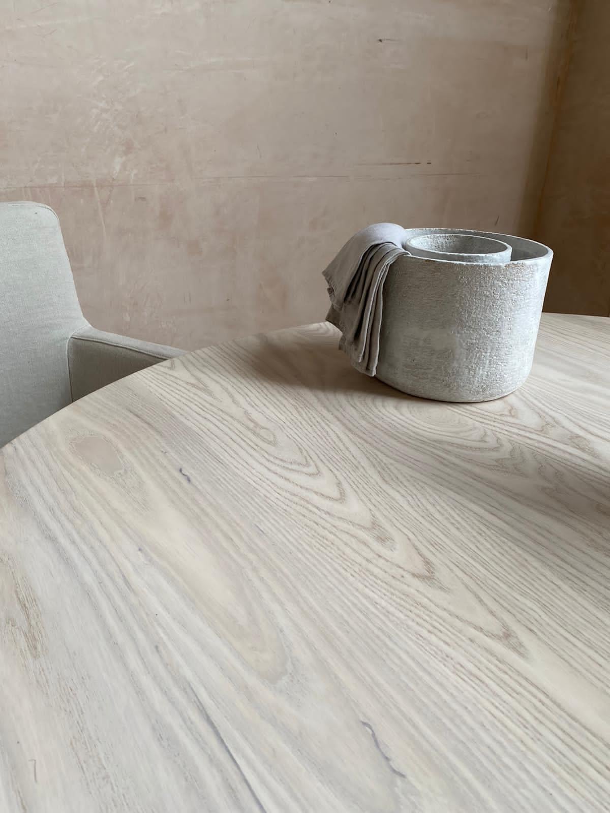 Modern Round Dining Table, Note Table from Edward Collinson at 1stDibs ...