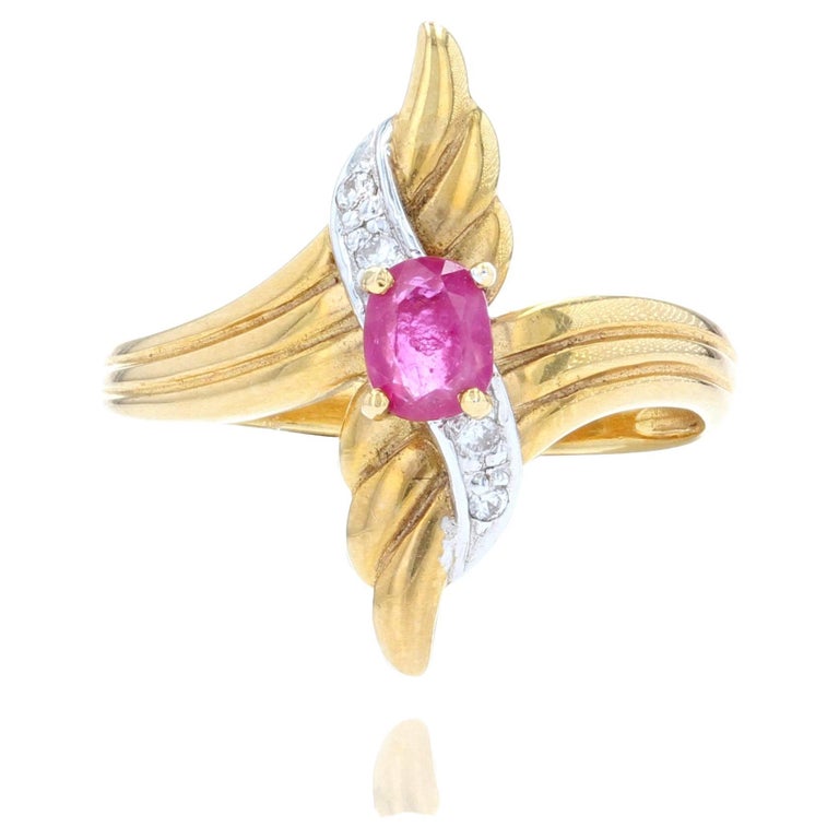 Modern Ruby Diamonds 18 Karat Yellow Gold Ring For Sale at 1stDibs