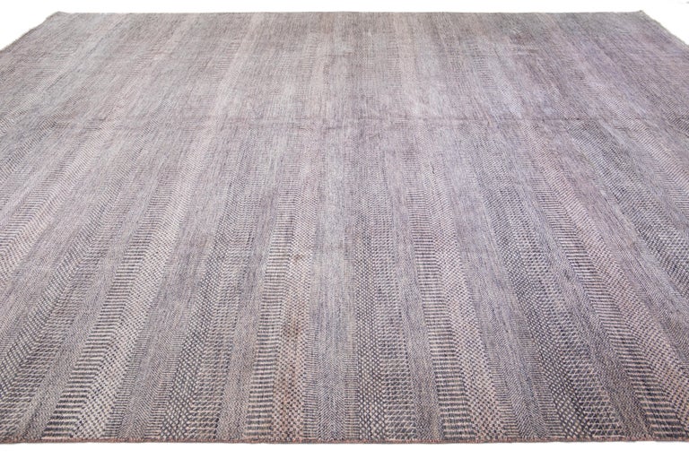 Modern Savannah Handmade Geometric Pattern Gray Wool Rug For Sale at ...