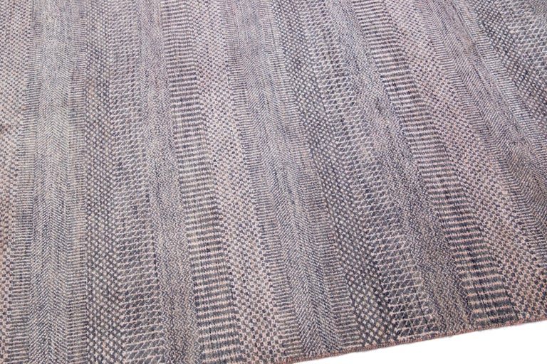 Modern Savannah Handmade Geometric Pattern Gray Wool Rug For Sale at ...