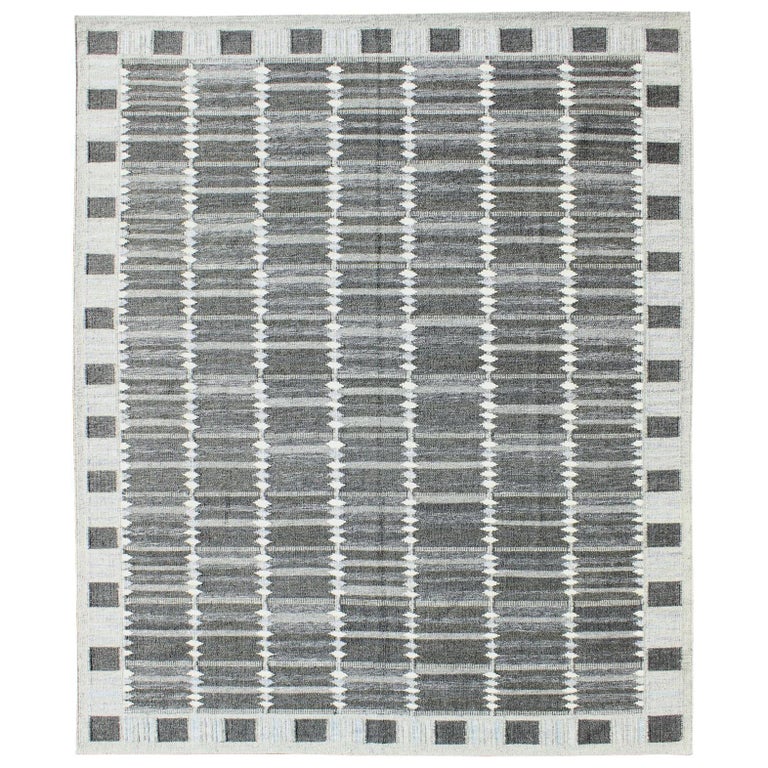 Modern Scandinavian Flat-Weave Rug with Geometric Design in Gray Tones ...