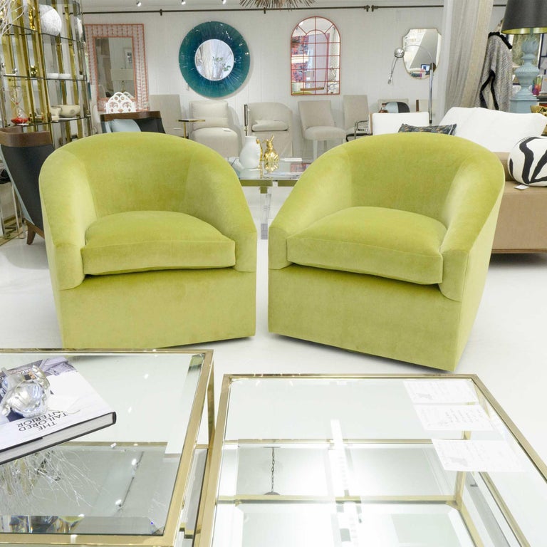 Modern Swivel Chair in Lime Green Velvet For Sale at 1stDibs