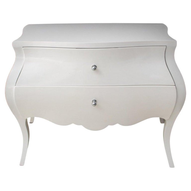Modern White Lacquered Bombe Chest of Drawers For Sale at 1stDibs