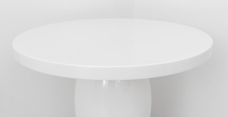 Modern White Lacquered Circular Side Table For Sale at 1stDibs