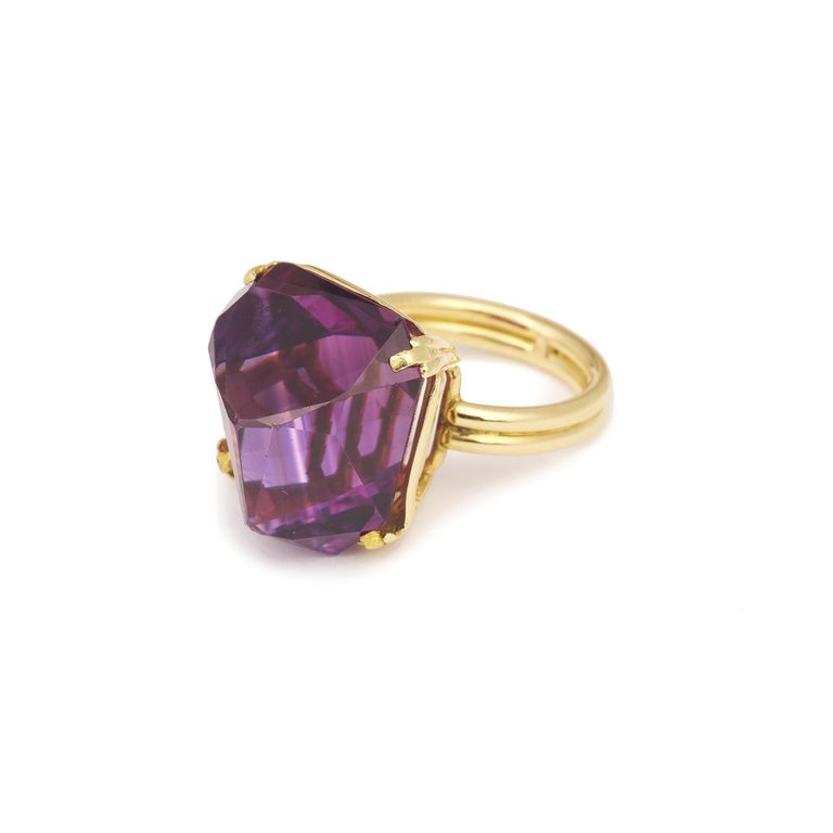 Modernist 40 Carat Sugar Loaf-Cut Amethyst 18 Carat Yellow Gold ...